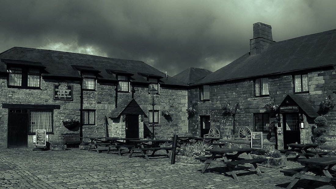 The Top 11 Most Haunted Places in the UK | Away Resorts
