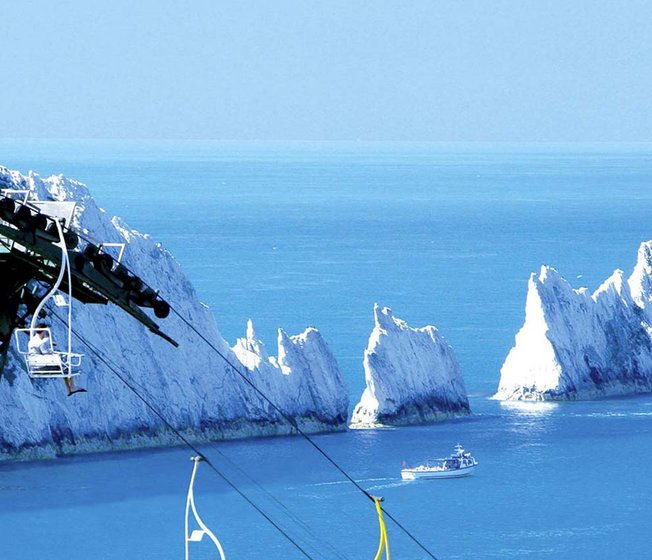 The Lakes Rookley Holiday Park| Isle of Wight | Away Resorts