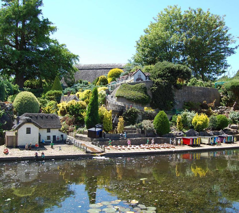 The Lakes Rookley Holiday Park| Isle of Wight | Away Resorts