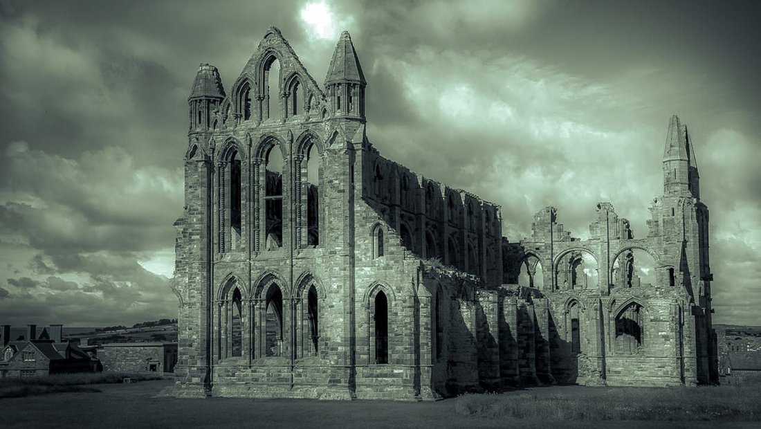 The Top 11 Most Haunted Places in the UK | Away Resorts