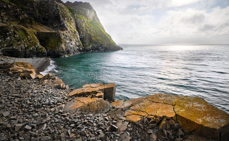 Discover the best coastal camping & beach camping | Away Resorts