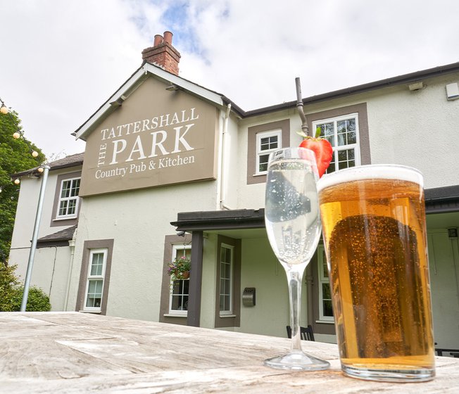 Y2K Festival At Tattershall | Away Resorts