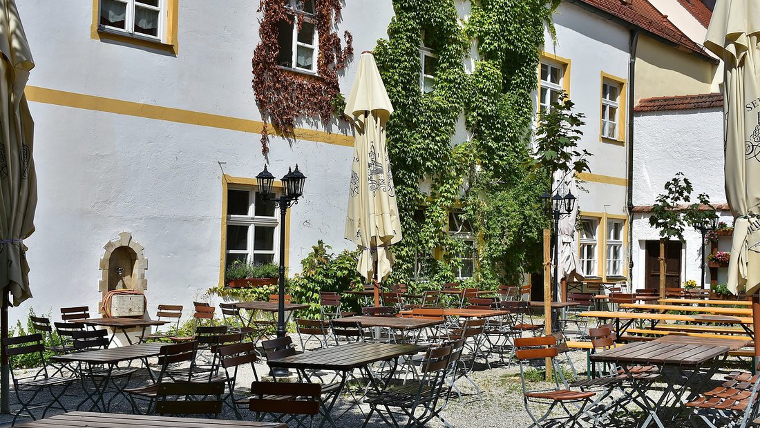 18 of the Best Pubs in Filey to Visit | Away Resorts