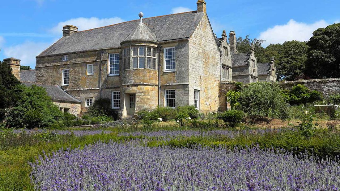 15 Houses, Castles, and Gardens in Cornwall | Away Resorts