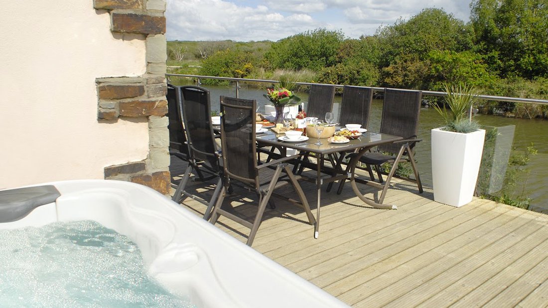 Lodges & Caravans with Hot Tubs in Cornwall | Away Resorts